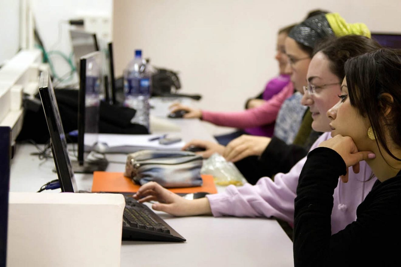 English-language computer-science degree for women to commence in ...