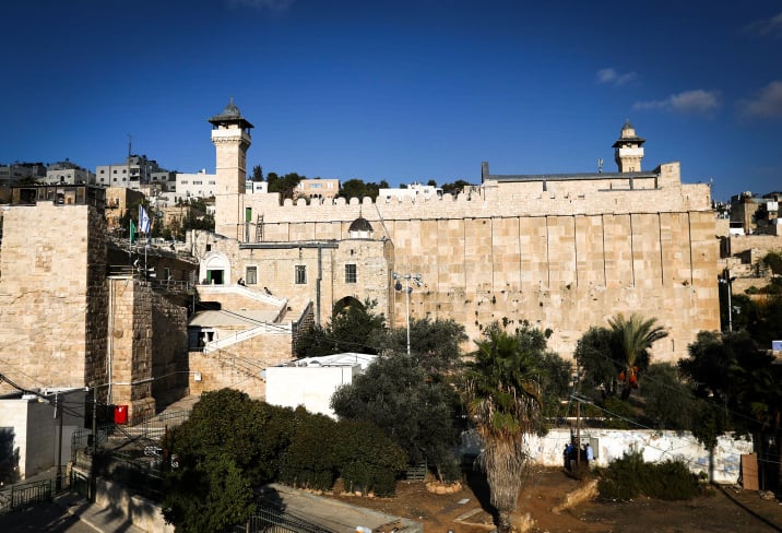NGO buys buildings in Hebron to return Jews to city center - JNS.org