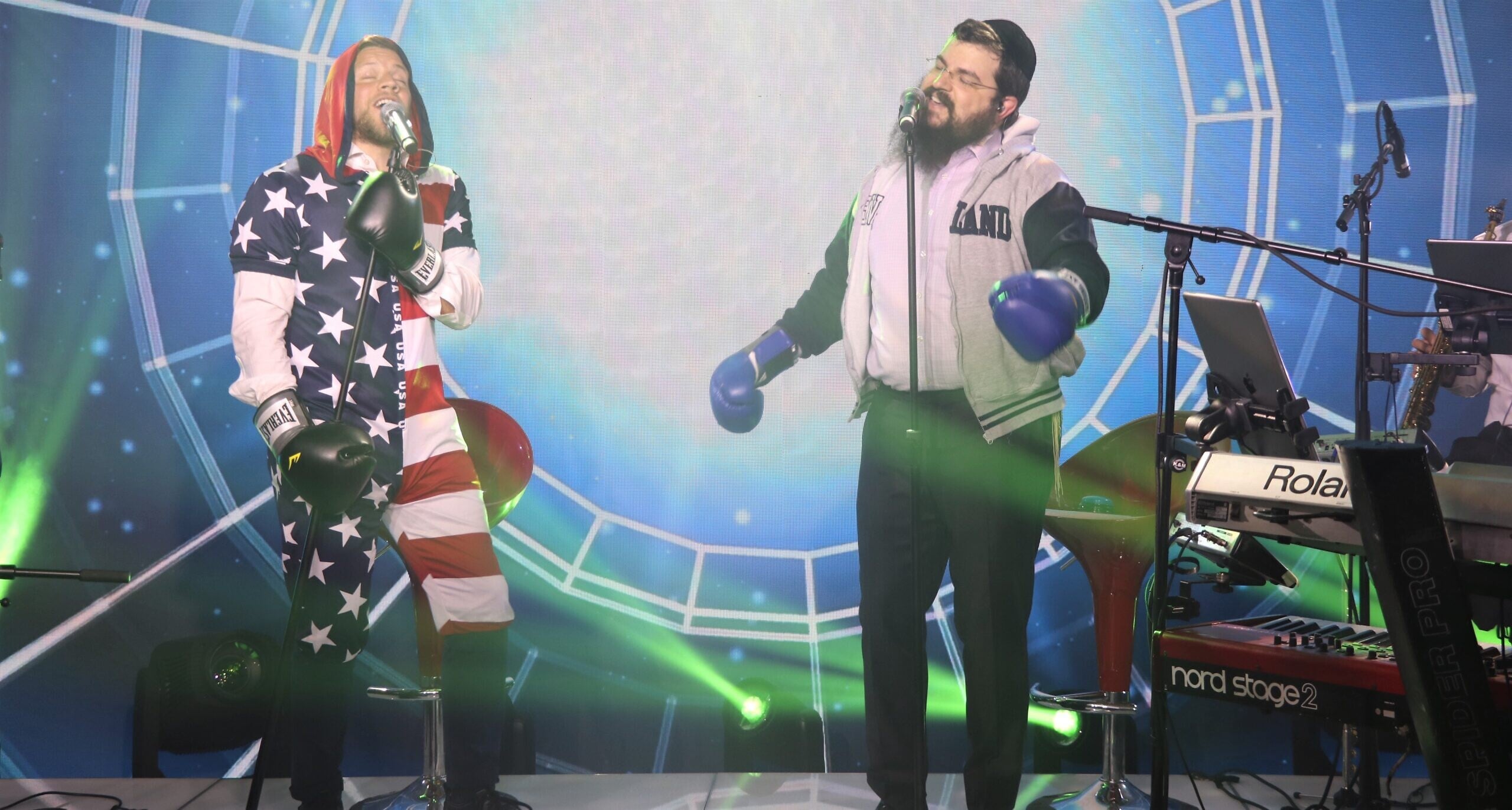 Jewish music bigs Benny Friedman and Mordechai Shapiro belt it out for ...