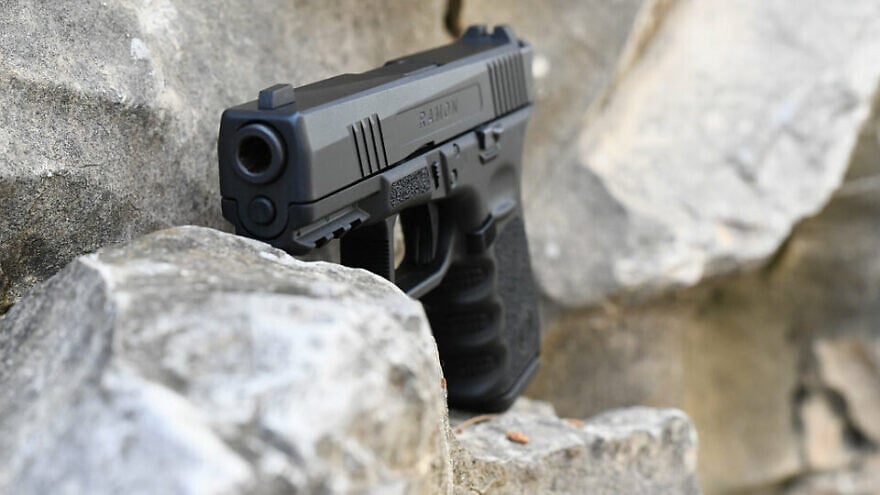 Israeli firm Emtan to provide Spanish police with thousands of pistols ...