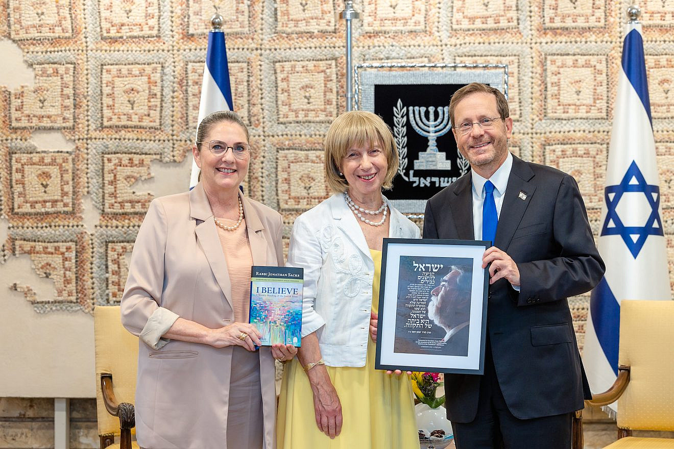 Herzog hosts celebration of Rabbi Jonathan Sacks’s legacy - JNS.org