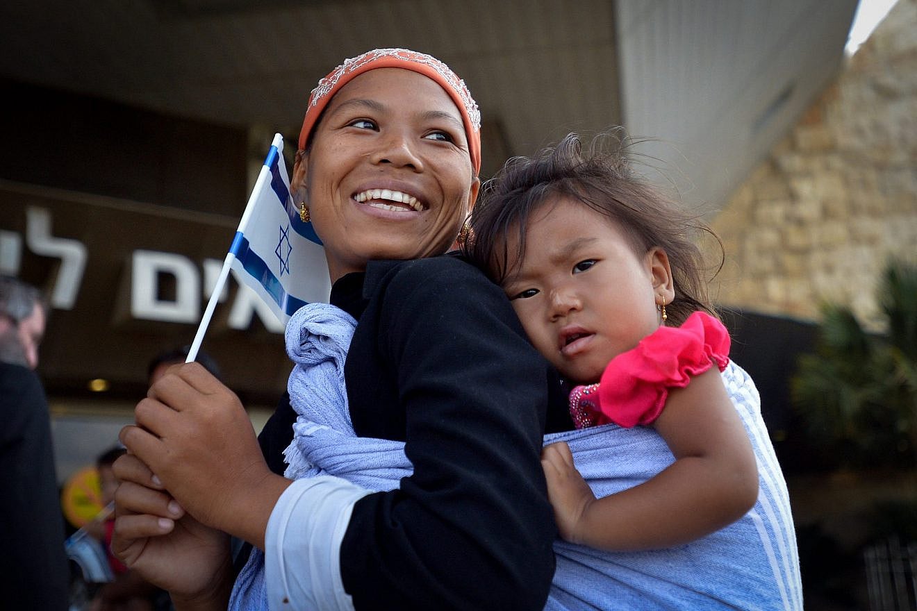 Israel approves immigration of 5,800 Bnei Menashe by 2030 - JNS.org