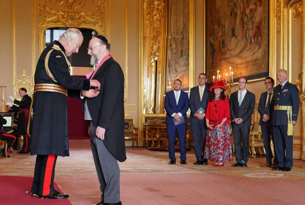 UK Chief Rabbi Ephraim Mirvis knighted in Windsor Castle ceremony - JNS.org
