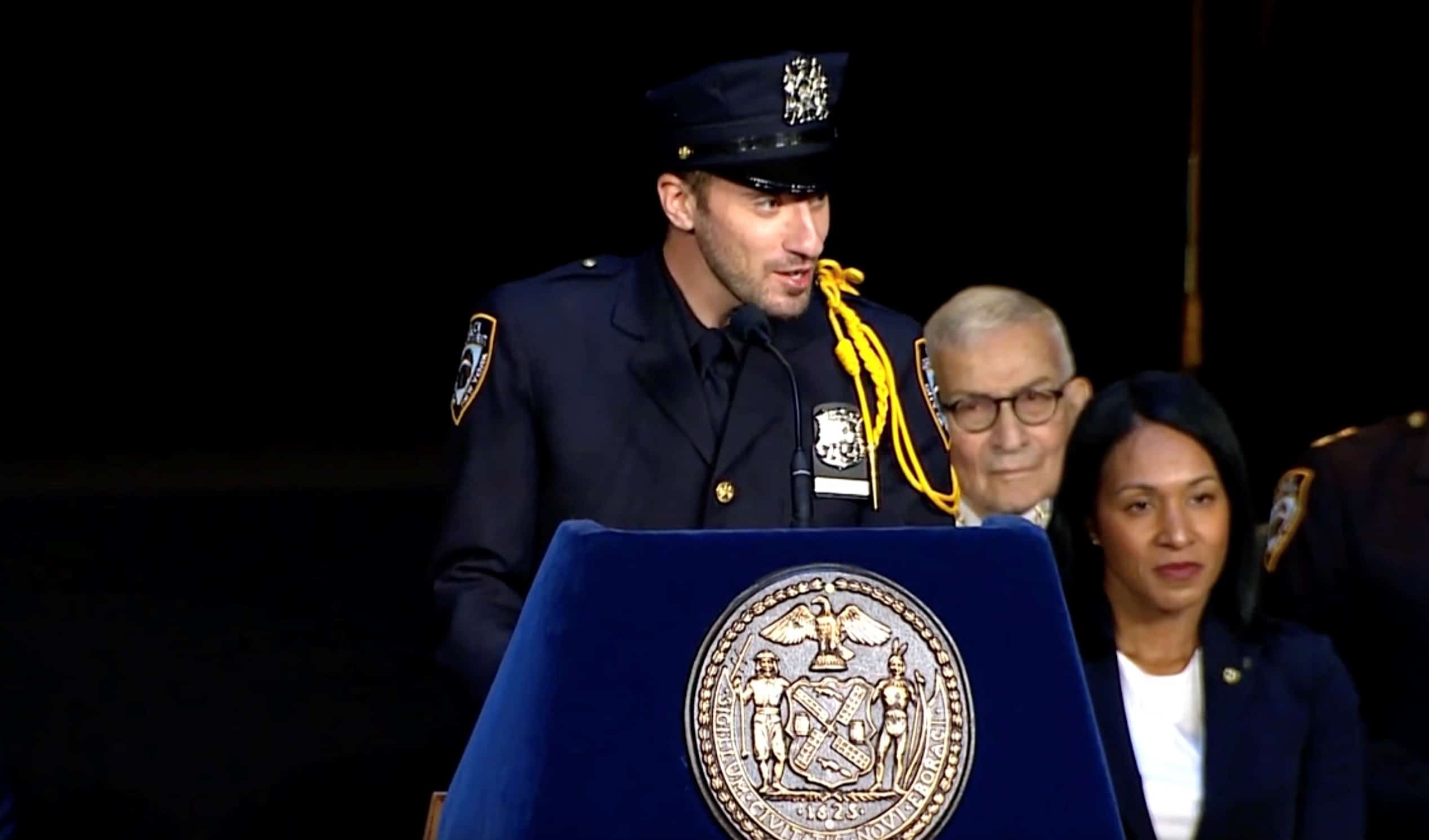 Orthodox valedictorian garners awards at NYPD Academy graduation - JNS.org