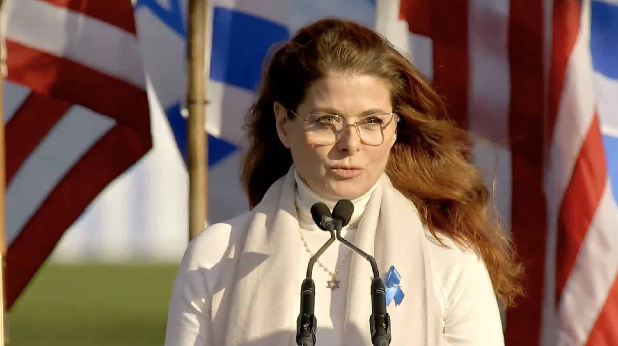 Debra Messing on hostages: ‘We cannot allow the world to move on’ - JNS.org