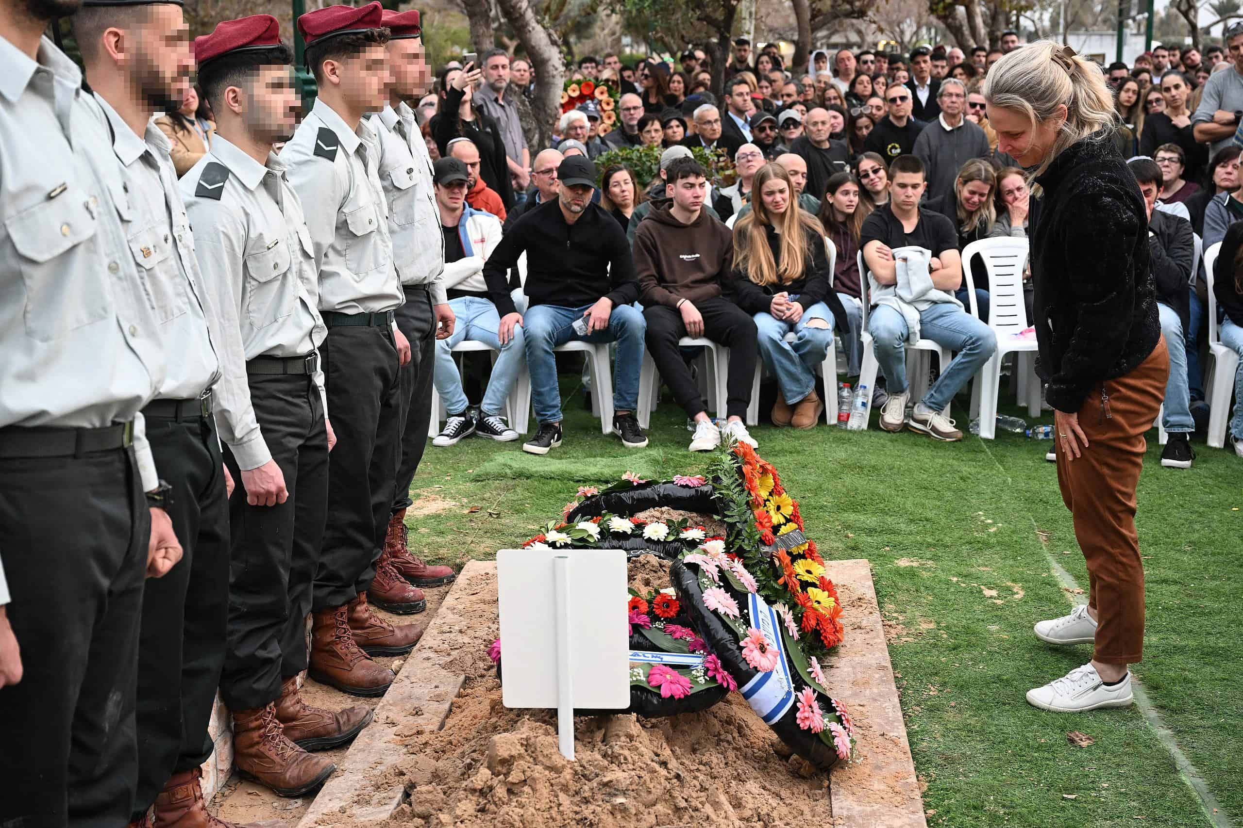 Israel amends rule for phone numbers of IDF fallen - JNS.org