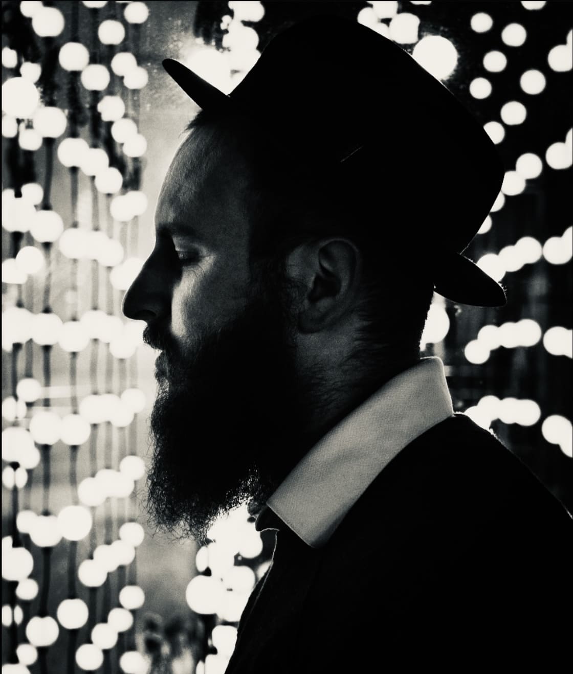 Chabad rabbi-rapper reaches top of the charts in Israel with ‘Red and ...