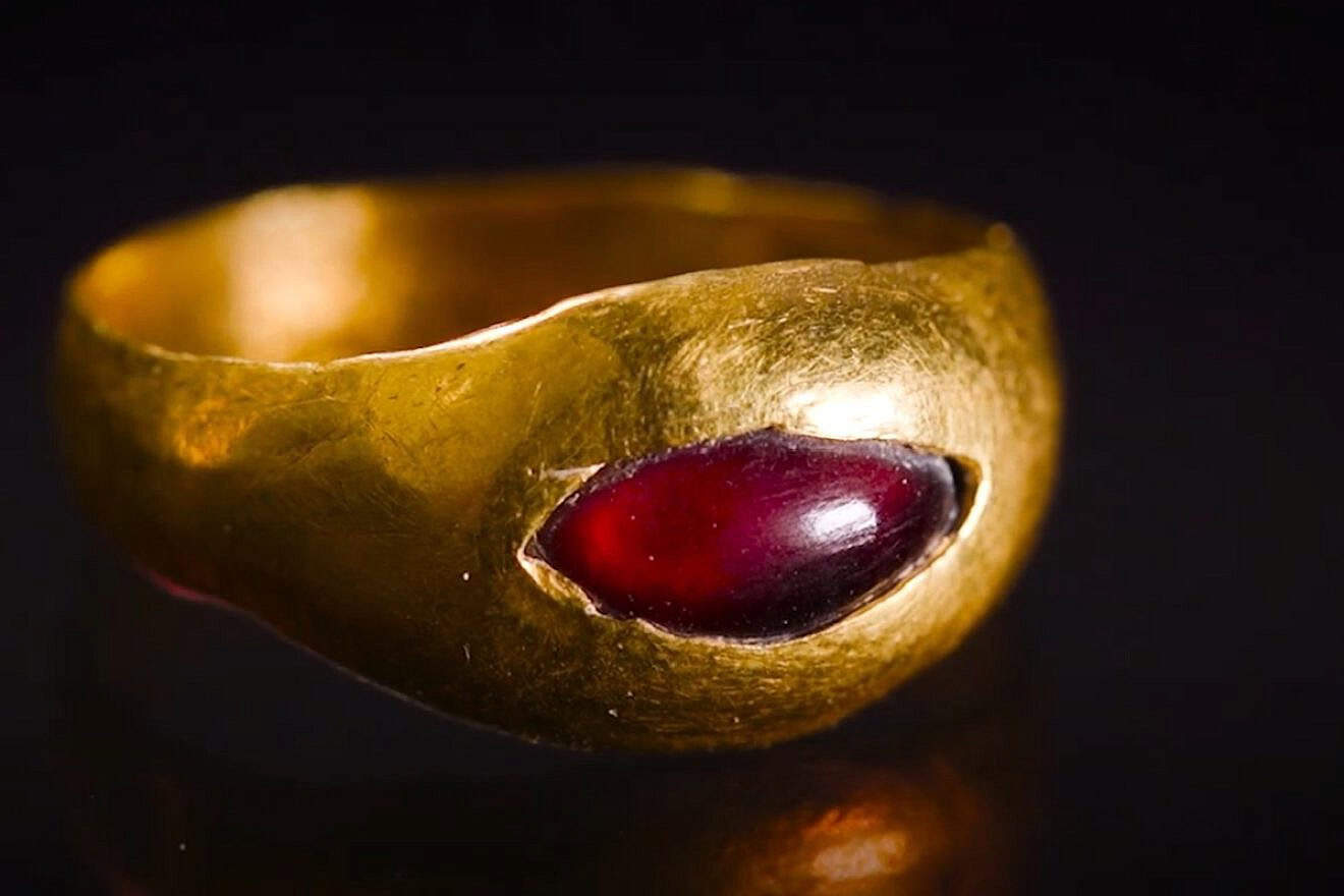 2,300-year-old gold ring found in Jerusalem's City of David - JNS.org