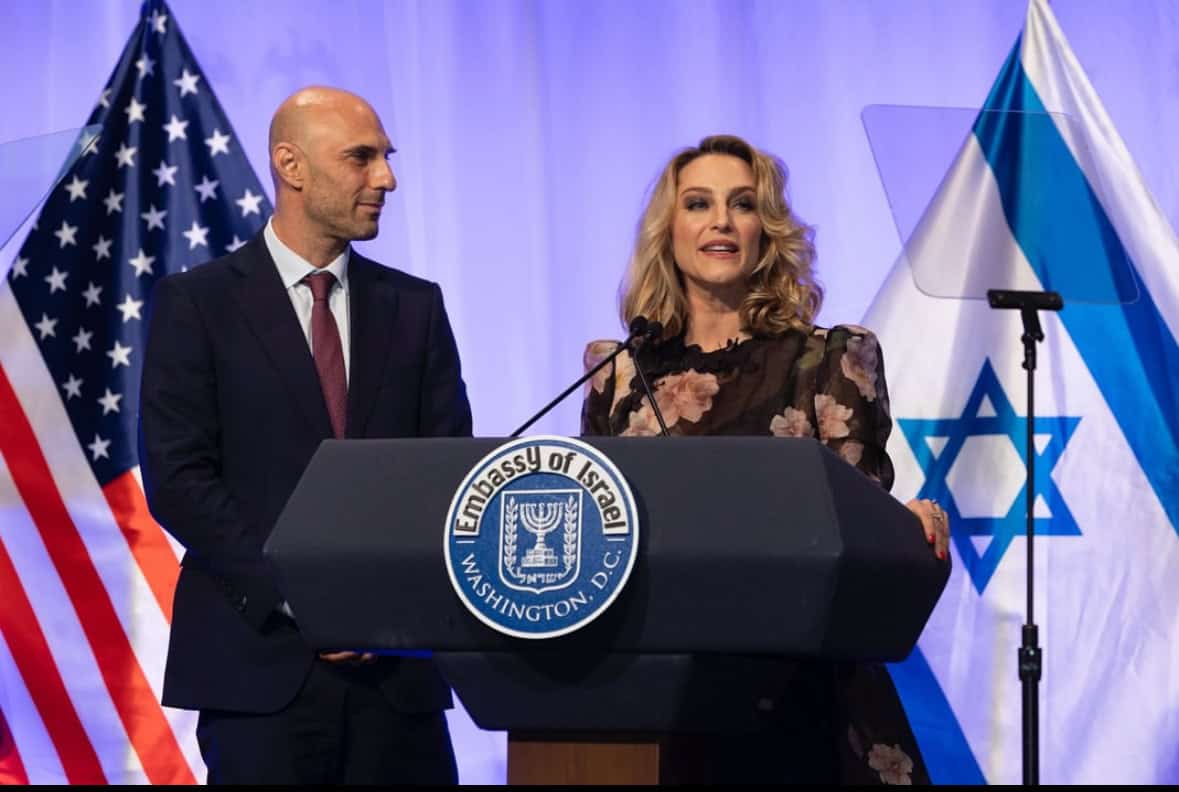 Brooke Goldstein serves as master of ceremonies at Israeli consulate ...