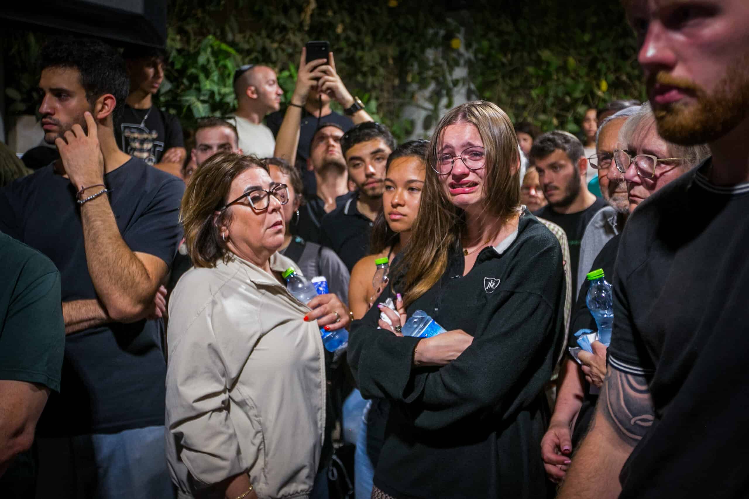 Thousands attend funeral of lone soldier who died of allergy attack ...