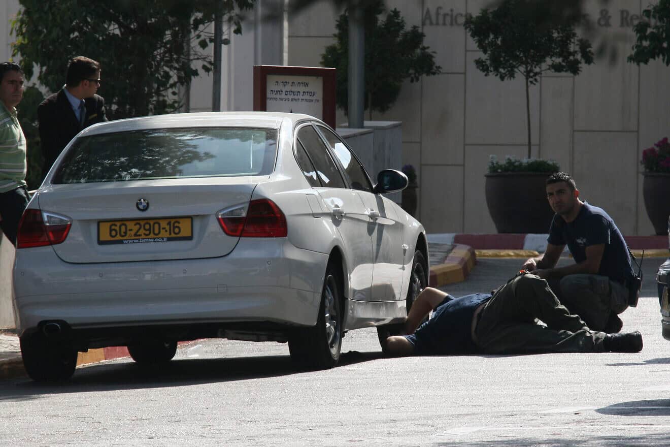 Israel Police search for bombs after stopping vehicle on highway - JNS.org