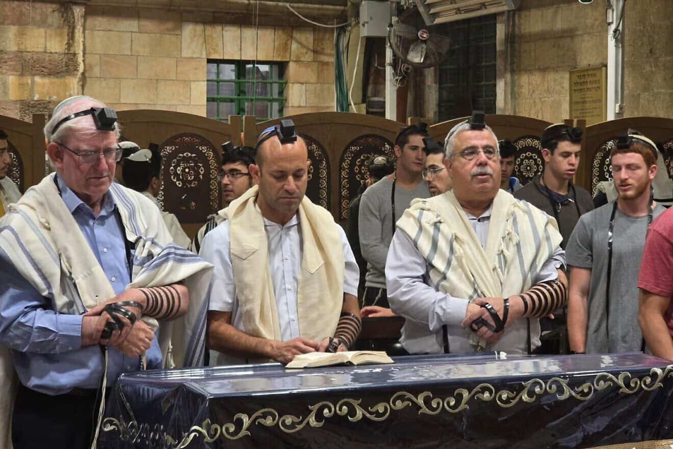 Republicans in Israel chair leads election prayers in Hebron - JNS.org