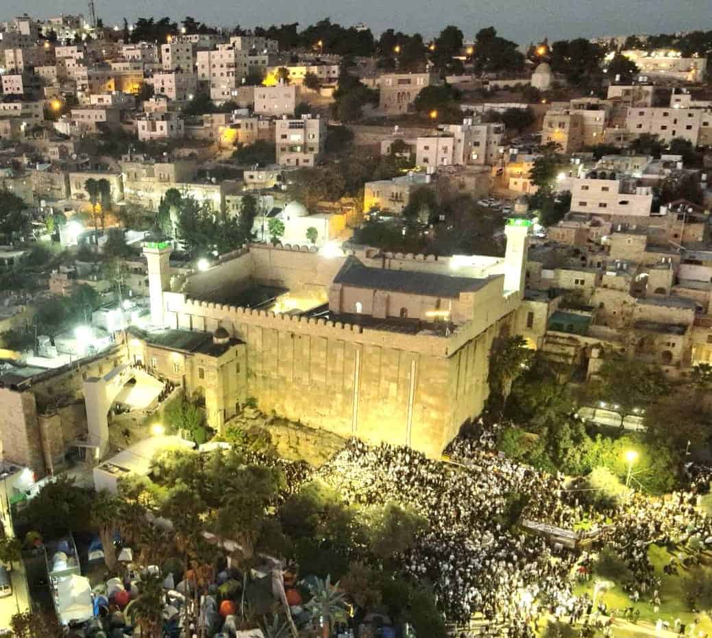 Thousands visit Hebron for annual ‘Shabbat Chayei Sarah’ - JNS.org
