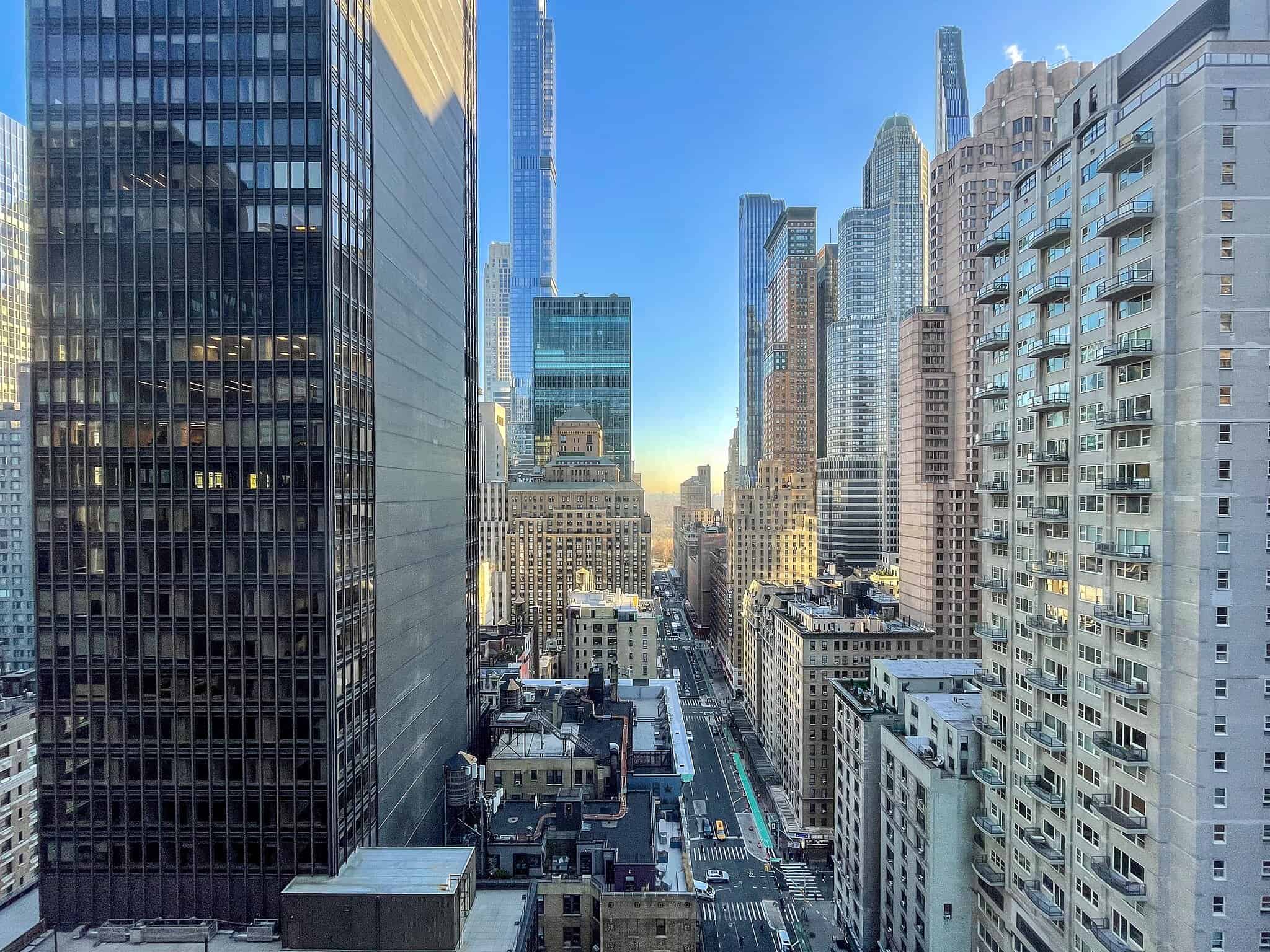 Poll: Cuomo has slim lead in NYC mayoral race - JNS.org