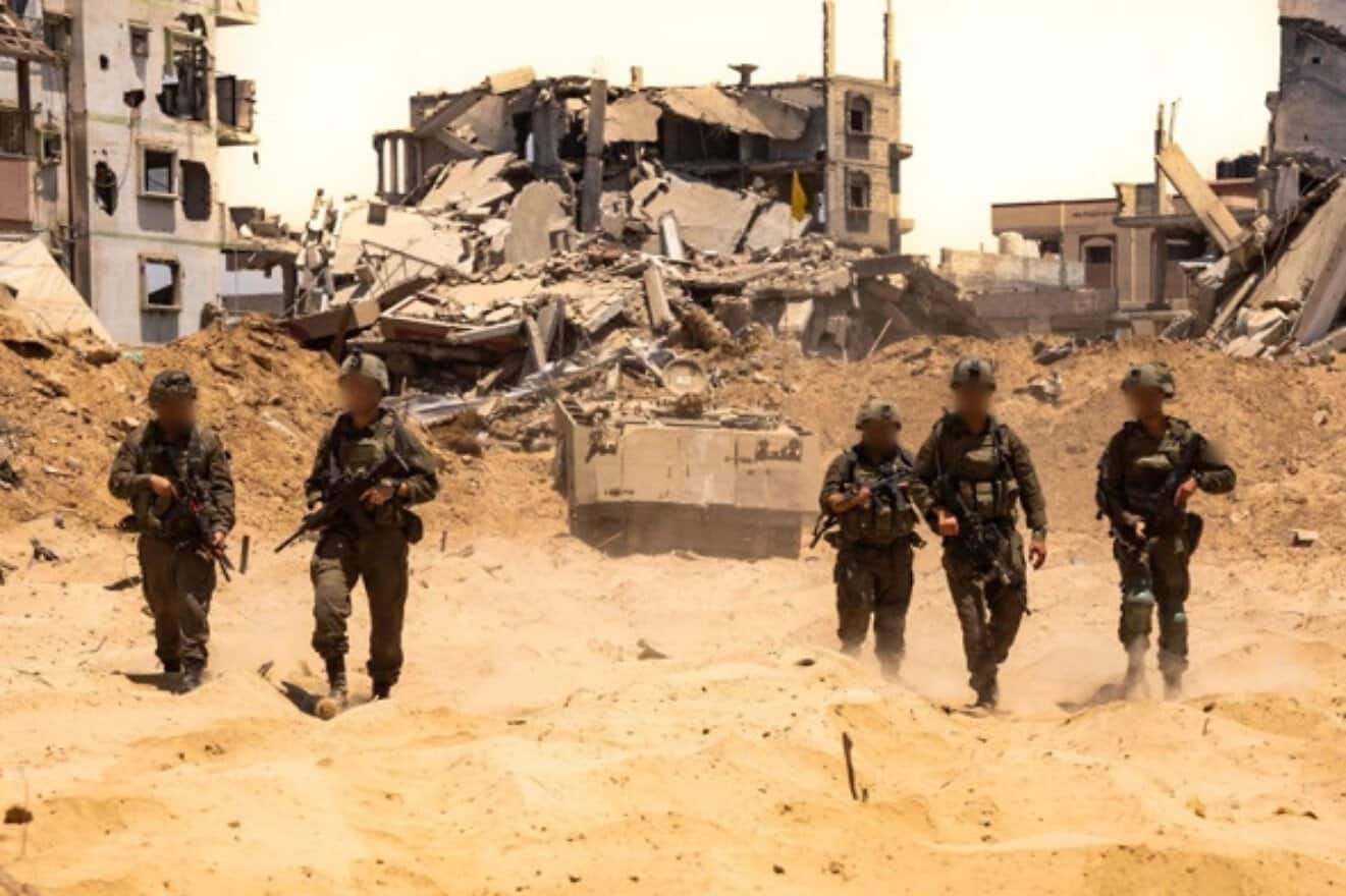 Hamas terrorists seen surrendering to IDF troops in Gaza - JNS.org