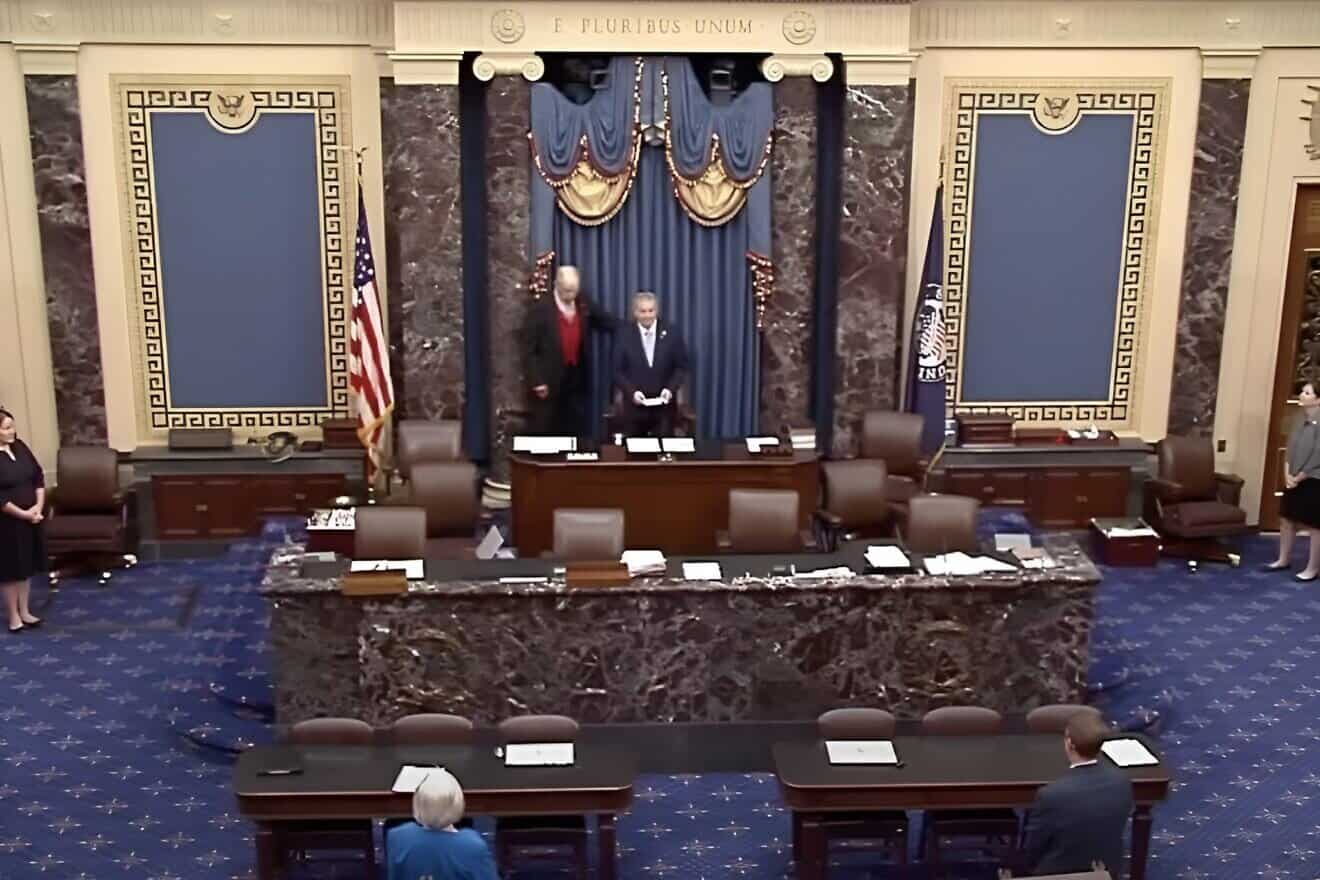 Yeshiva U president Rabbi Ari Berman delivers opening prayer of Senate ...