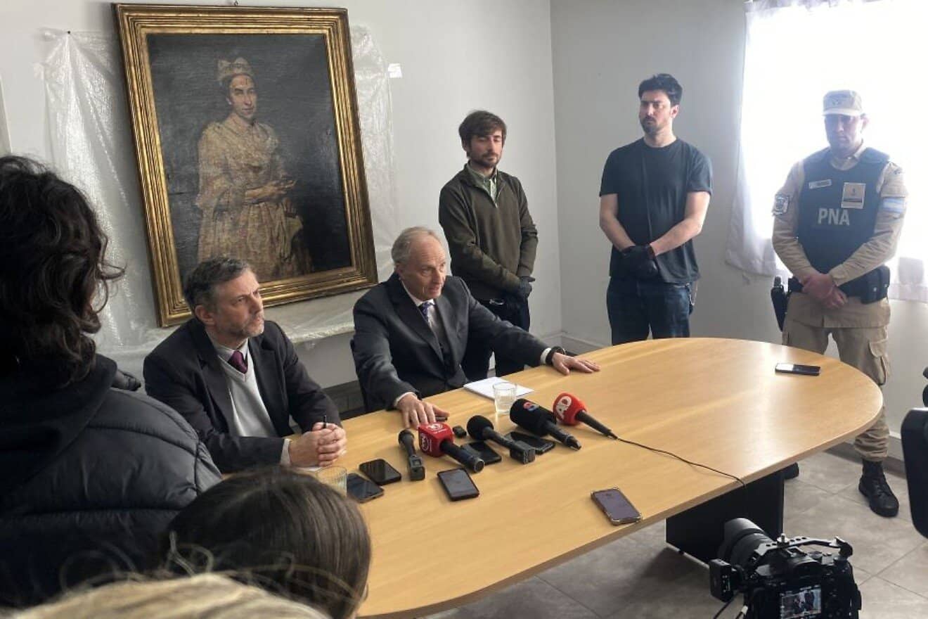 Nazi's daughter gives up looted painting to Argentine cops - JNS.org