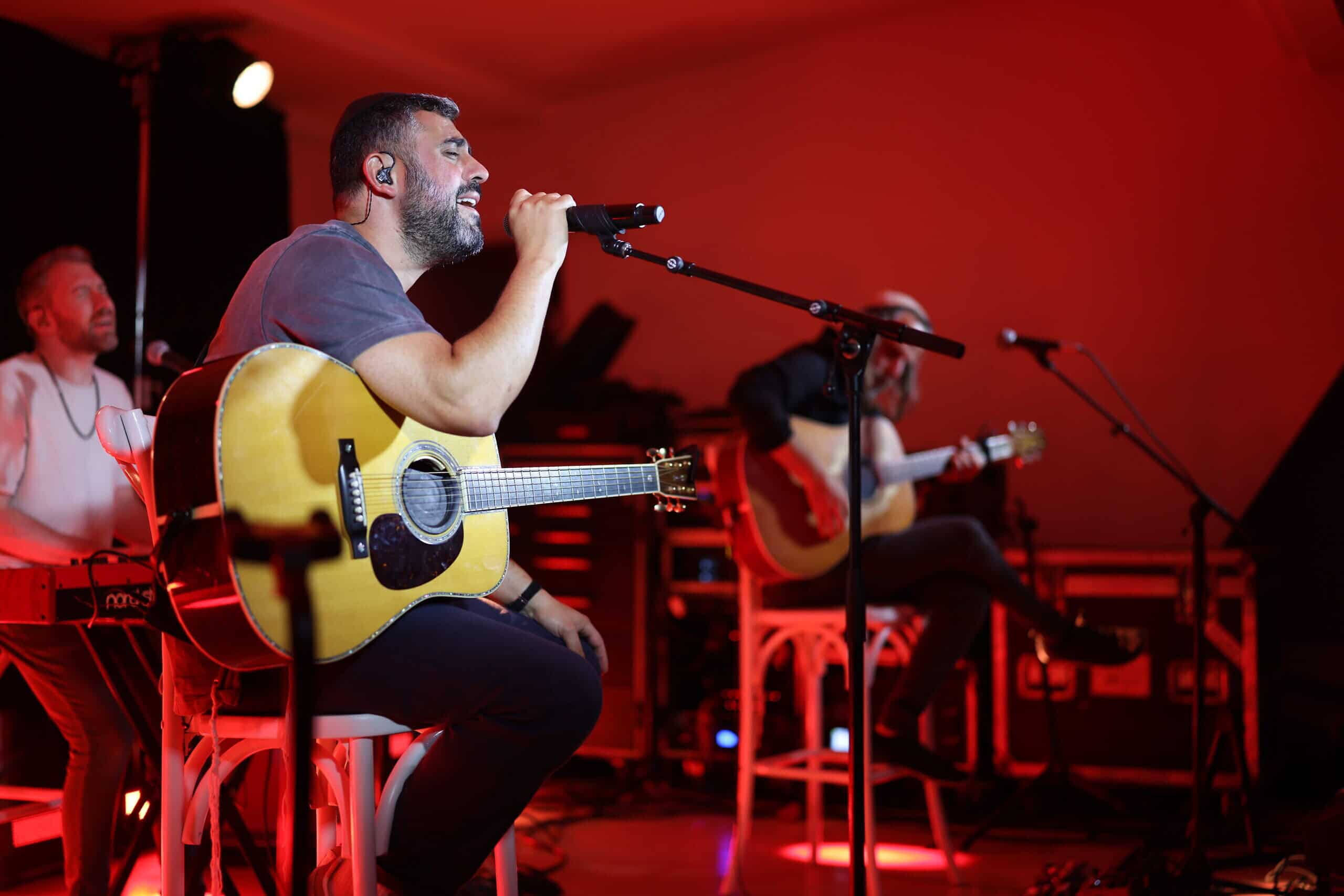 Ishay Ribo headlines inaugural Galit gala for hospitalized children ...