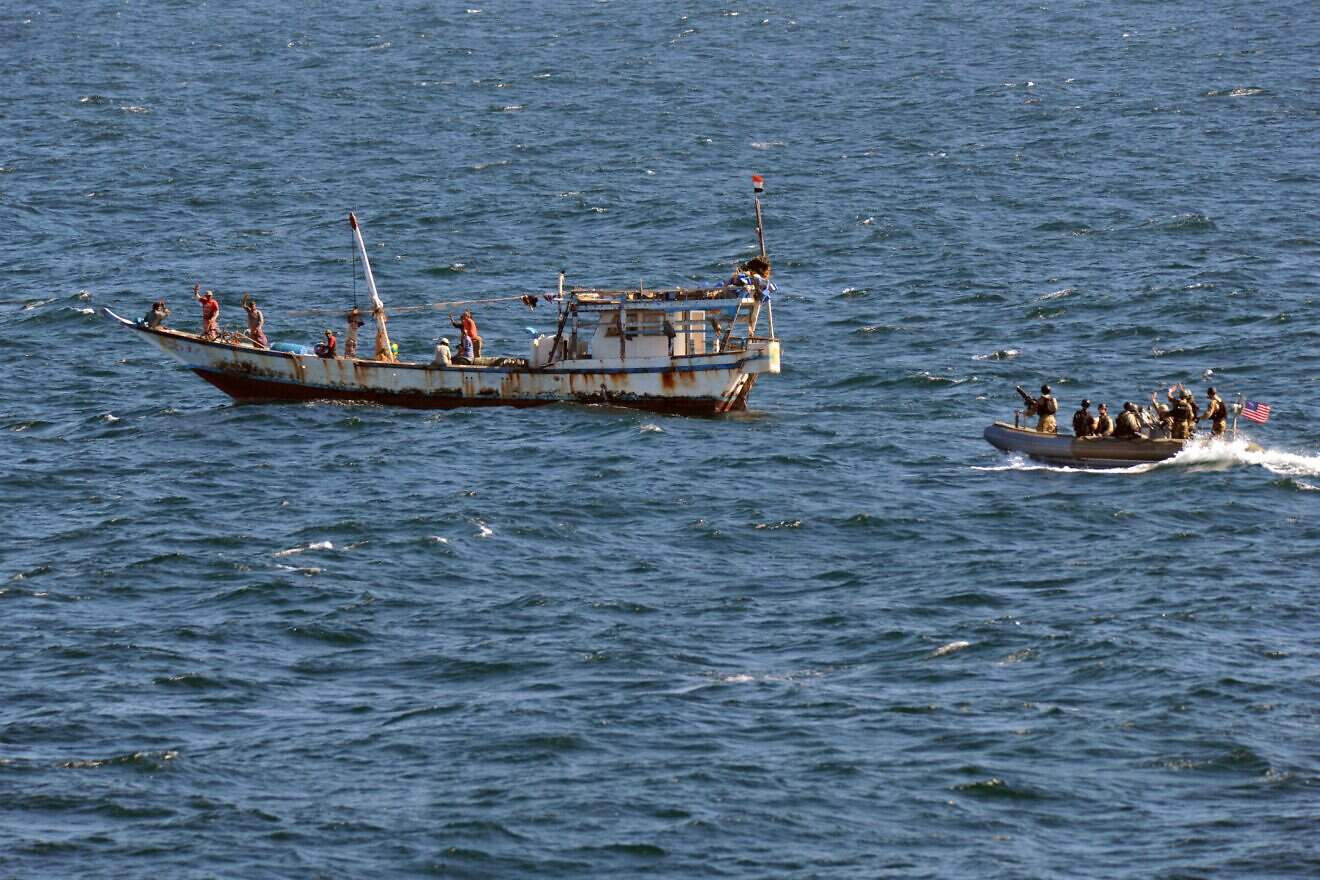 Pakistani man gets 40 years for smuggling Iranian-made weapons for ...