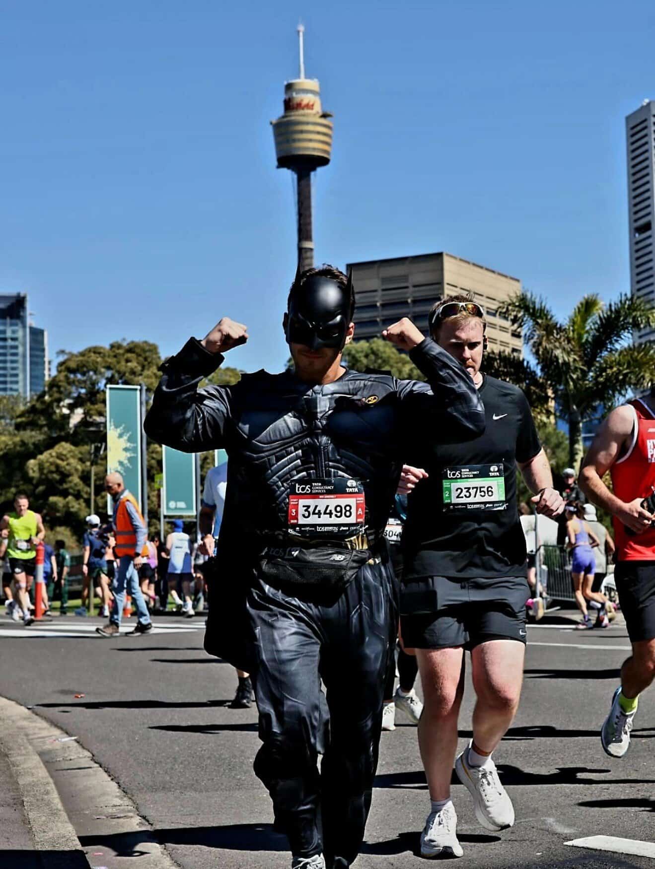 Manchester's ‘Marathon Batman’ runs for the Bibas family - JNS.org