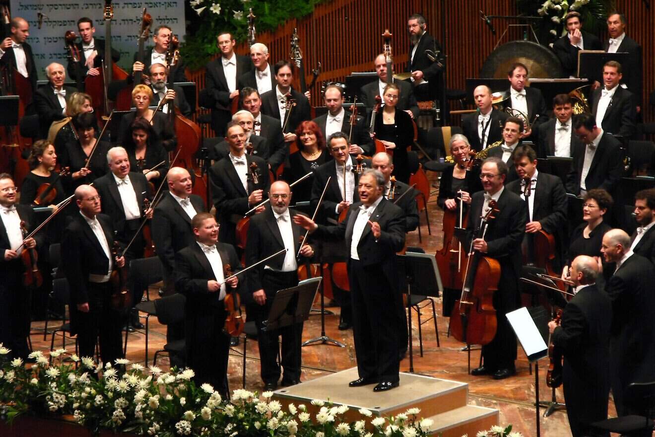 Raucous interlude in Paris does not douse message of IPO - JNS.org