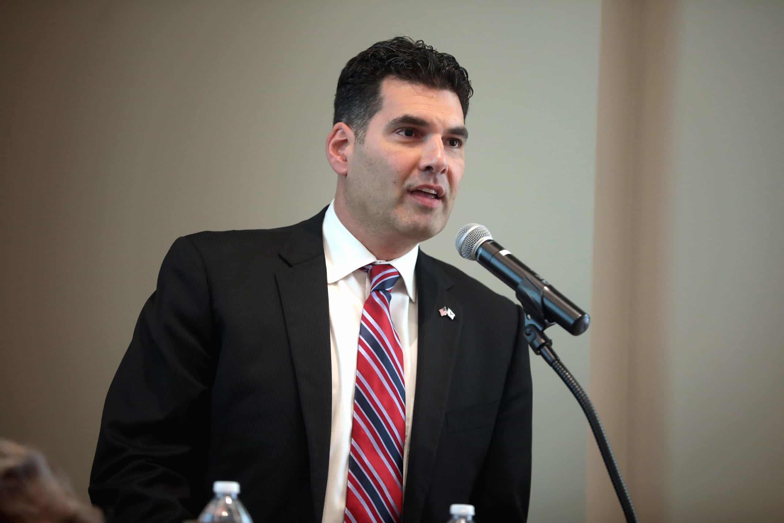 JAG Corps reservist, lawyer, aiming to become only Jewish Republican ...