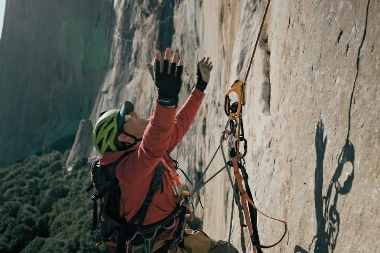 Movie documents nearly blind former IDF soldier’s daunting climb up ...