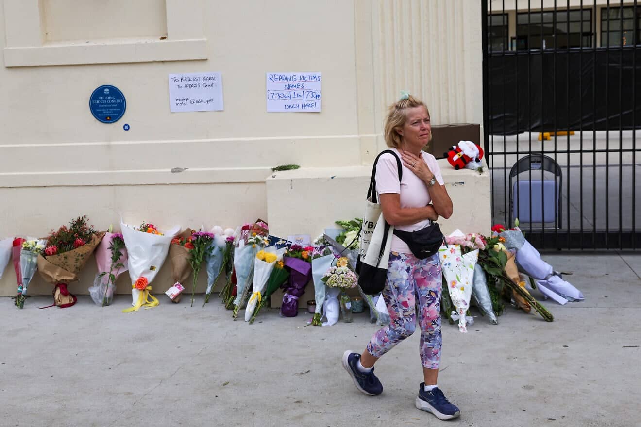 Some 600 officials sign letter of solidarity after Sydney Chanukah ...