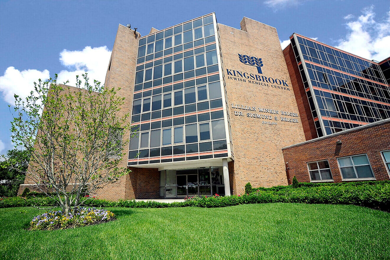 Hochul stops demolition of Kingsbrook Shul in Brooklyn, NY - JNS.org